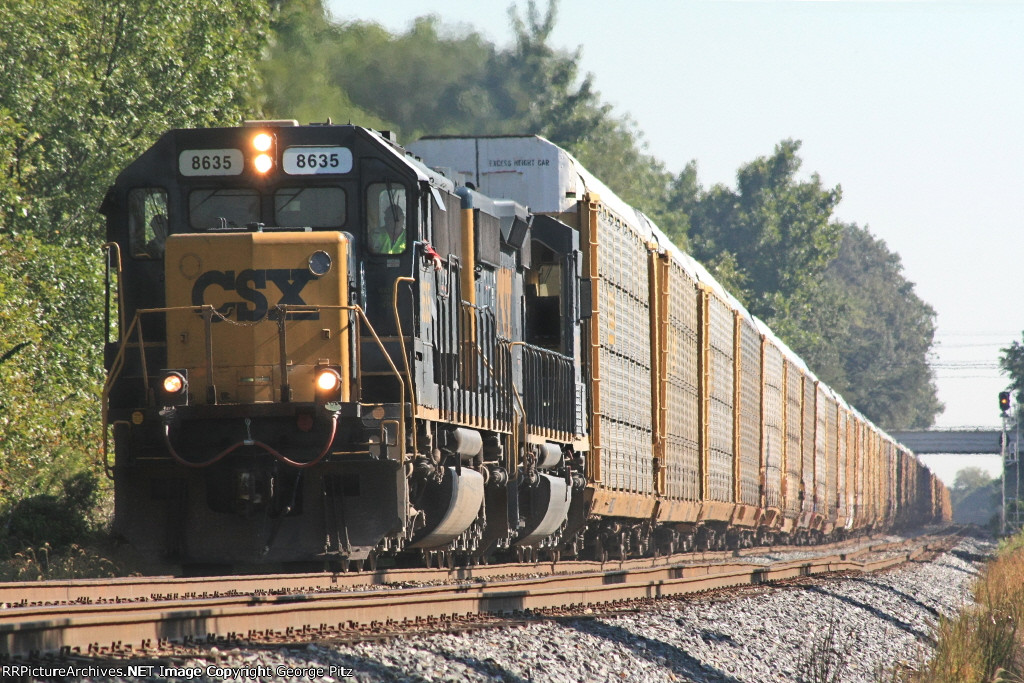 CSX 8635 and train Q217